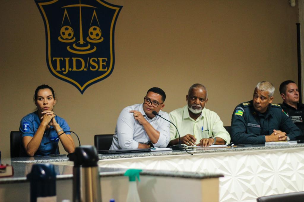 Prefeitura alinha apoio logístico para jogo entre Bangu e Flamengo na ... Prefeitura alinha apoio logístico para jogo entre Bangu e Flamengo na ...