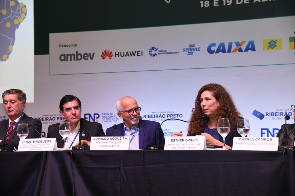 AO LADO DE MINISTRA, PREFEITO EDVALDO ANUNCIA CONVÊNIOS DO PROGRAMA ... AO LADO DE MINISTRA, PREFEITO EDVALDO ANUNCIA CONVÊNIOS DO PROGRAMA ...